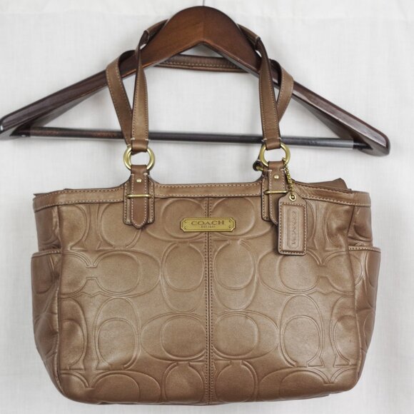 Coach | Bags | Coach F2742 Signature Gallery Tote Style Metallic ...